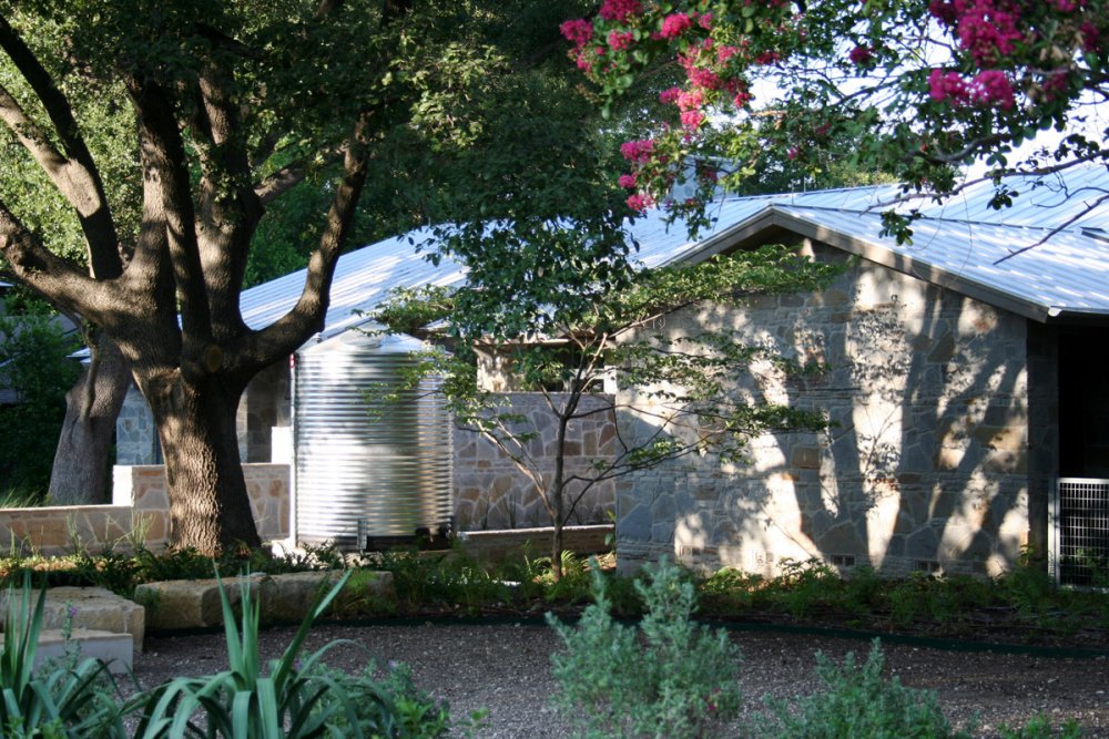 Stephen Chambers Completes Modern Residential Sustainable Design